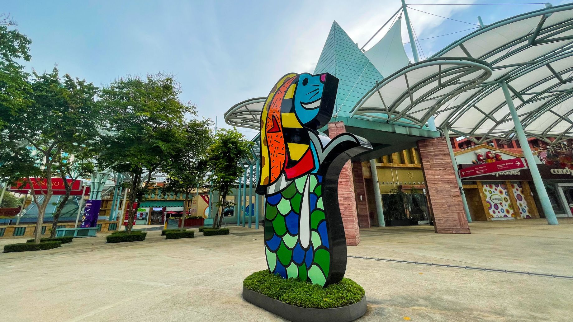 Sculptures you can find around Sentosa