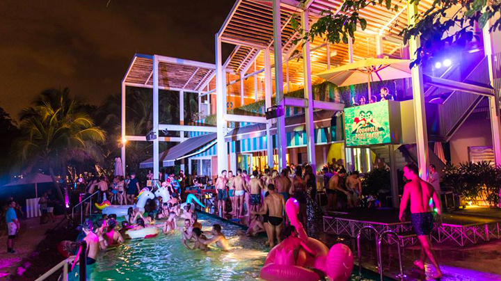 BEST BEACH BARS IN SENTOSA