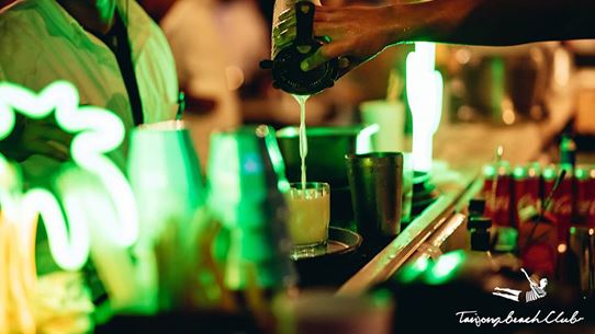 Beach bars to hang out at Sentosa