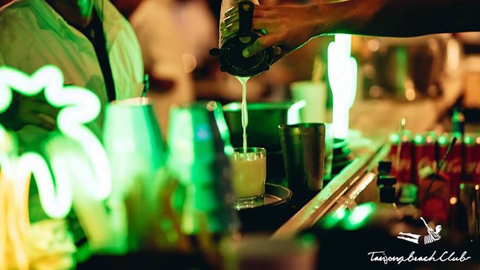 Beach bars to hang out at Sentosa