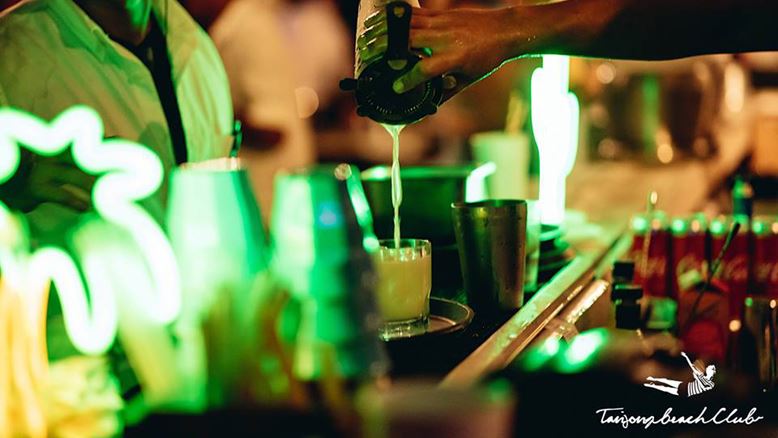 Beach bars to hang out at Sentosa