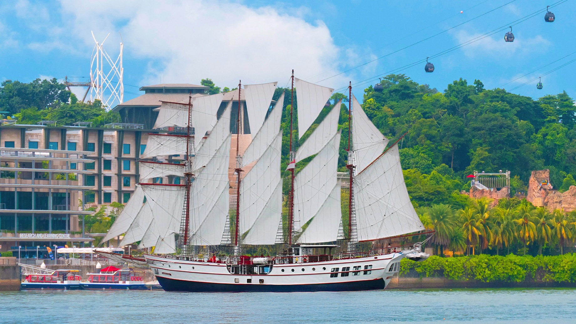 Royal Albatross Singapore | Book Dining Cruise in Singapore