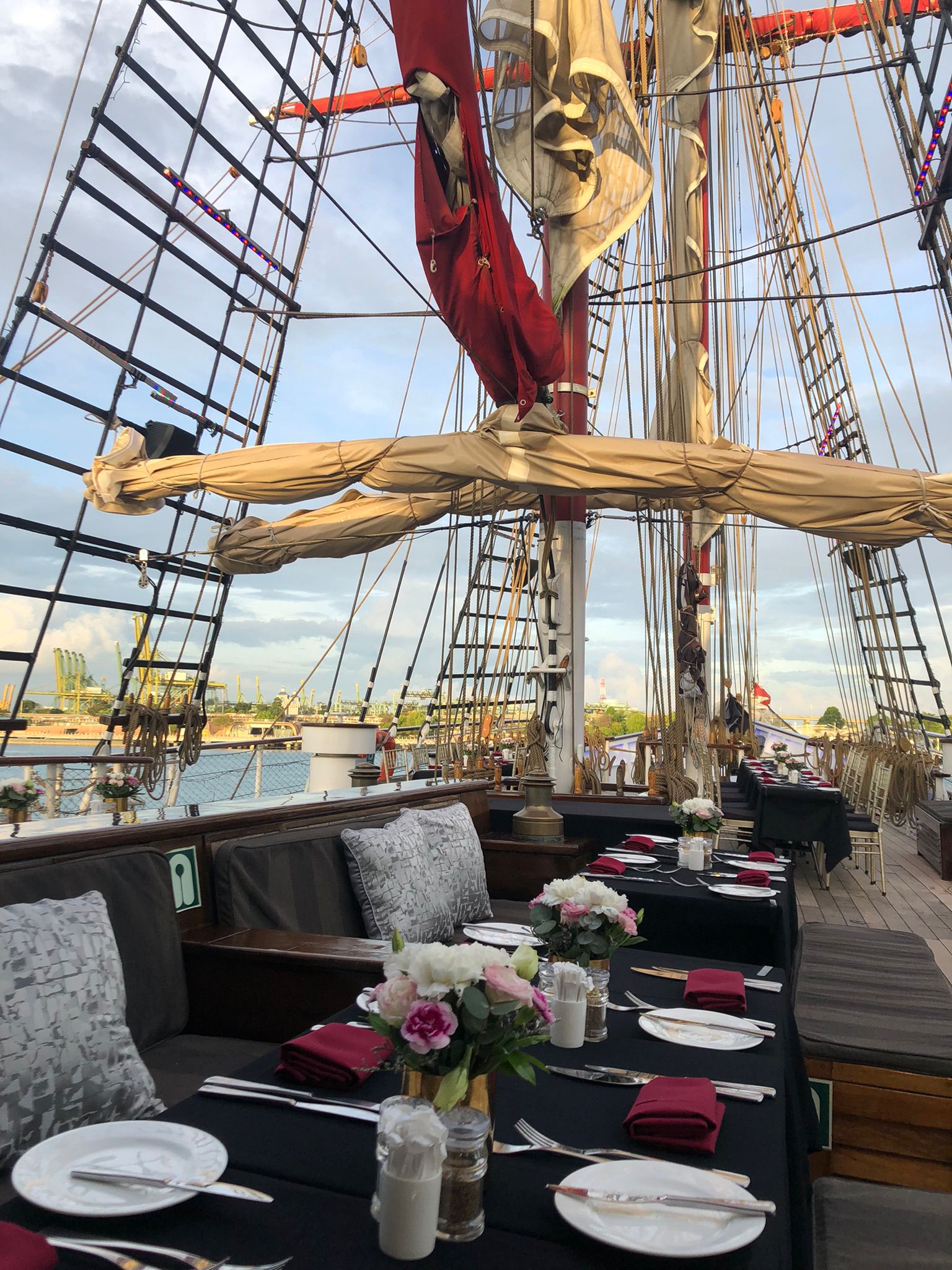 Royal Albatross: MICE, Weddings and D&D by the sea in Sentosa